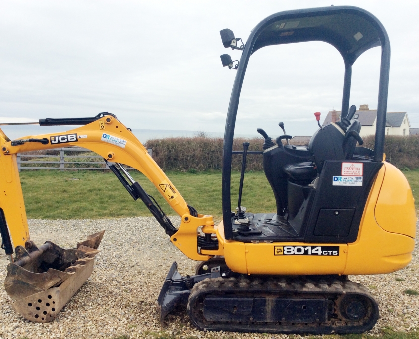 Mini Digger Hire - DR Plant Repairs | Plant & Tool Hire | North Devon